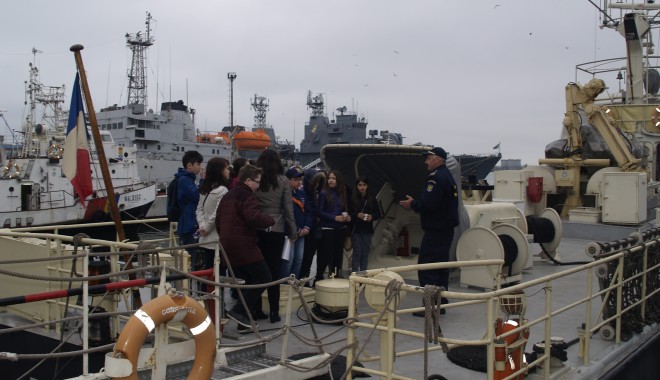 Nava amiral a Gărzii de Coastă, vizitată de elevii constănțeni ...